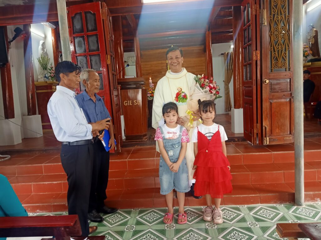 Maria Chúa đưa lên trời nhận chức Nữ Vương-Giâu Hiệp Hòa-Giáo họ Trị Sở ...